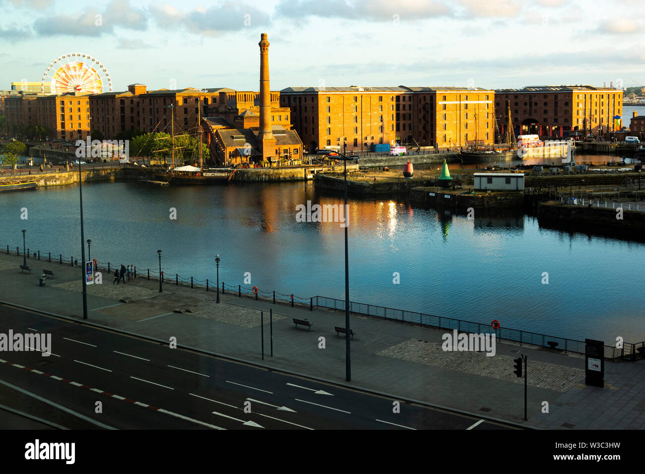 Dock stand hi-res stock photography and images - Alamy