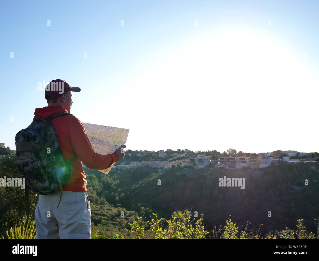 Map stands hi-res stock photography and images - Alamy