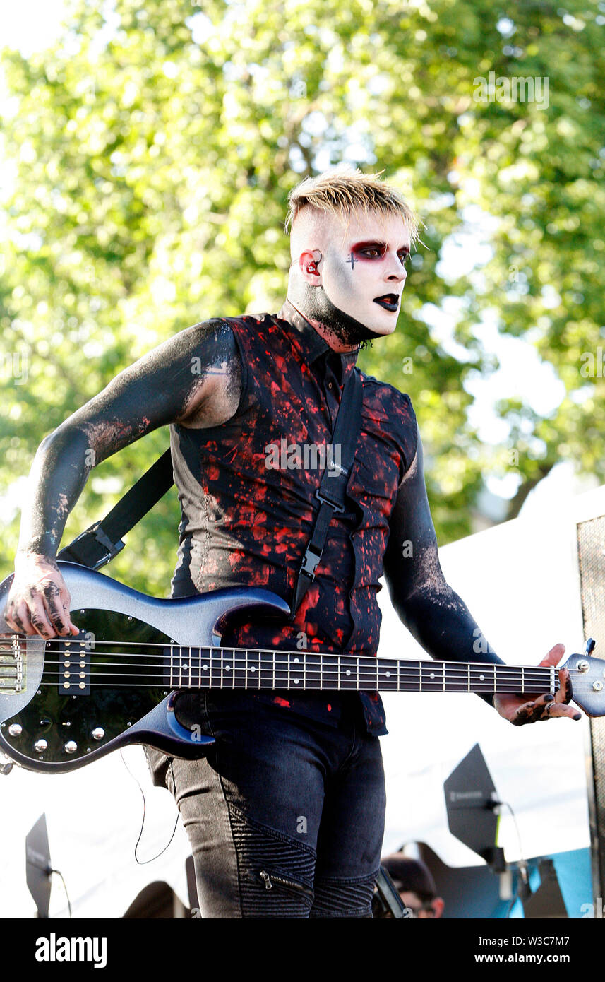 Motionless in white concert hi-res stock photography and images - Alamy