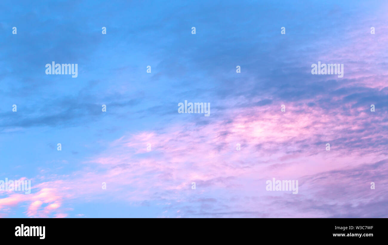 Sunset sky background with pink clouds Stock Photo - Alamy