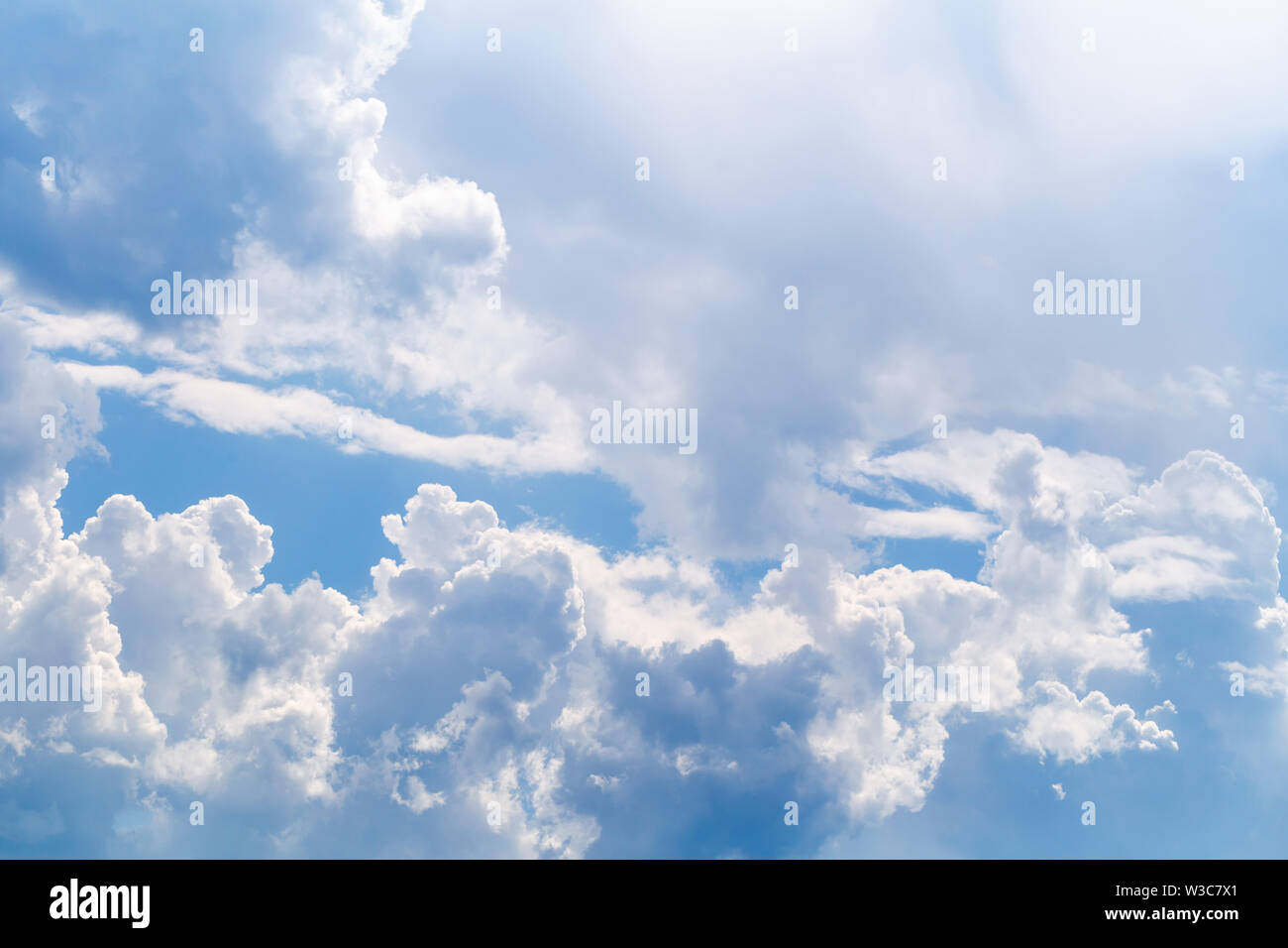 Sky background with cumulus congestus clouds Stock Photo - Alamy