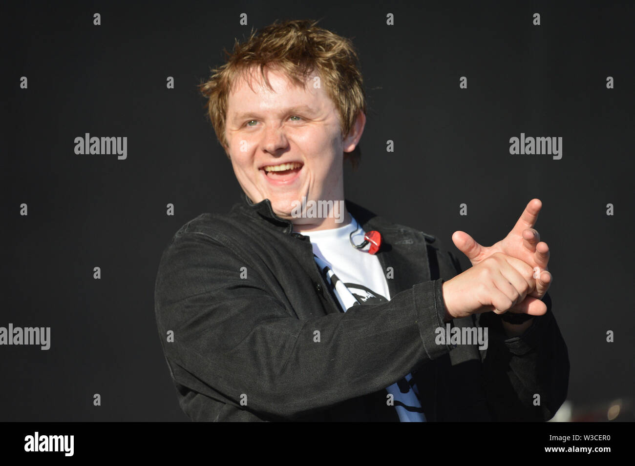 Lewis capaldi hi-res stock photography and images - Alamy