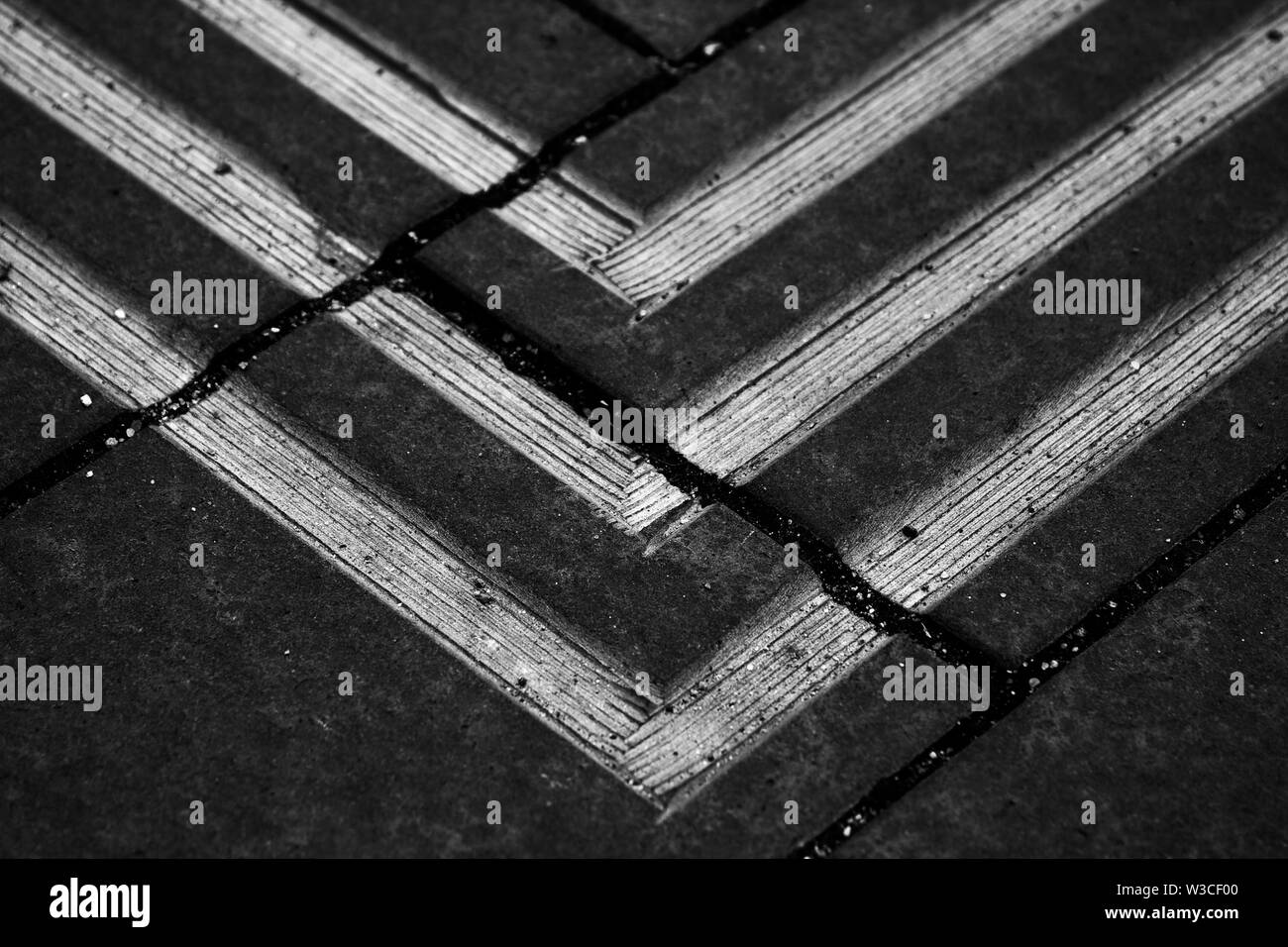 Directional lines hi-res stock photography and images - Alamy