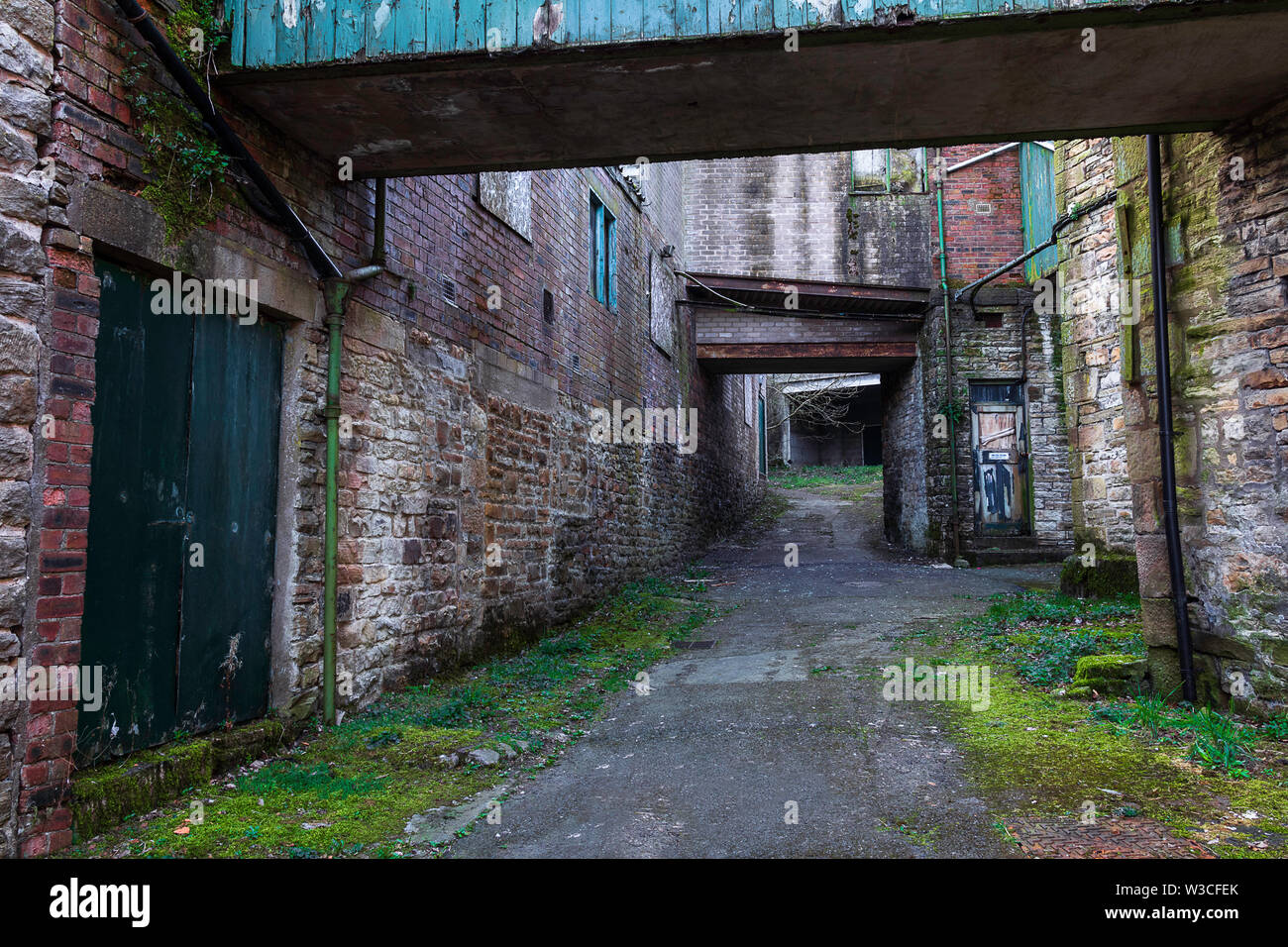 Exterior old warehouse factory hi-res stock photography and images - Alamy
