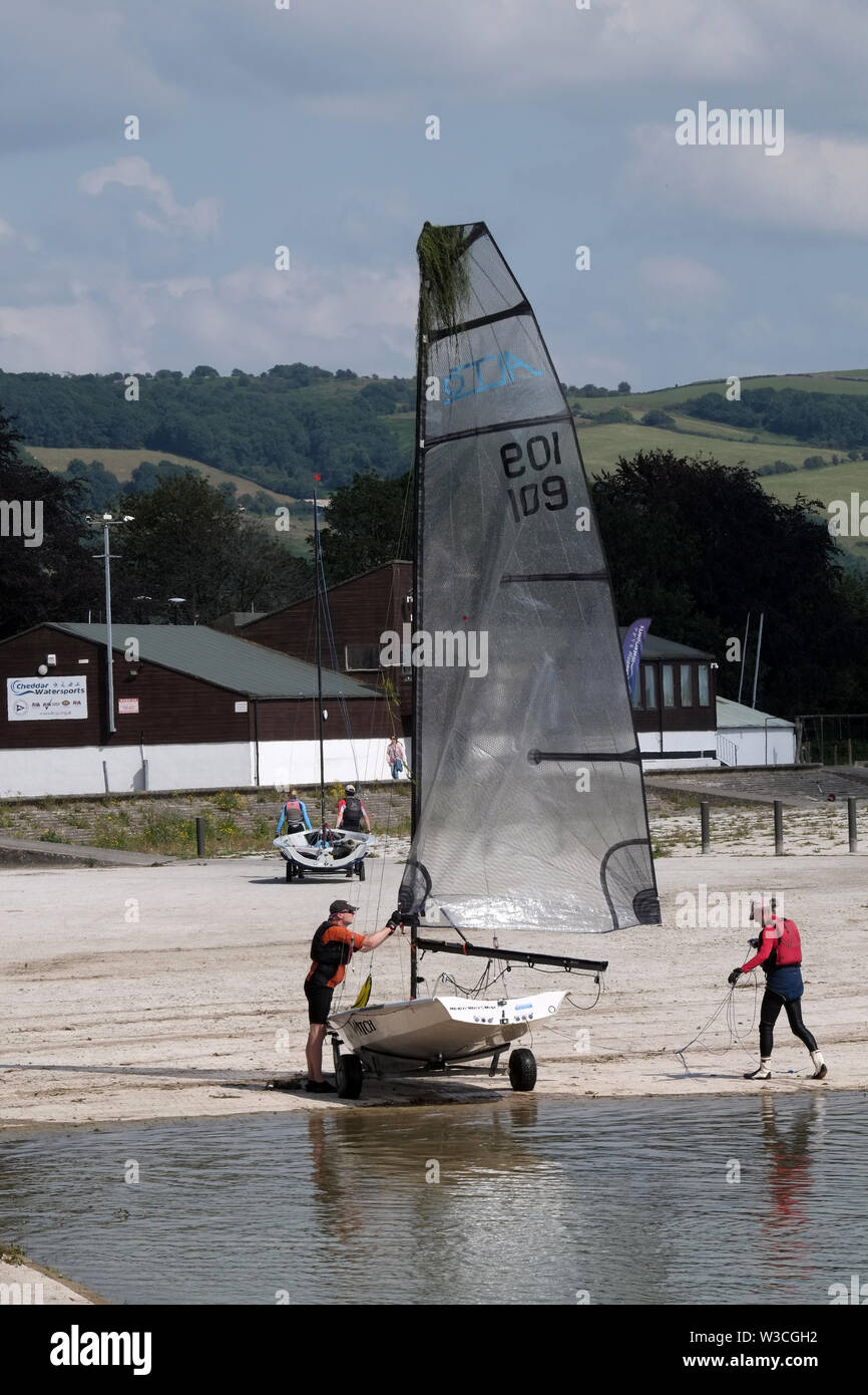 Teaching children to sail hi-res stock photography and images - Alamy