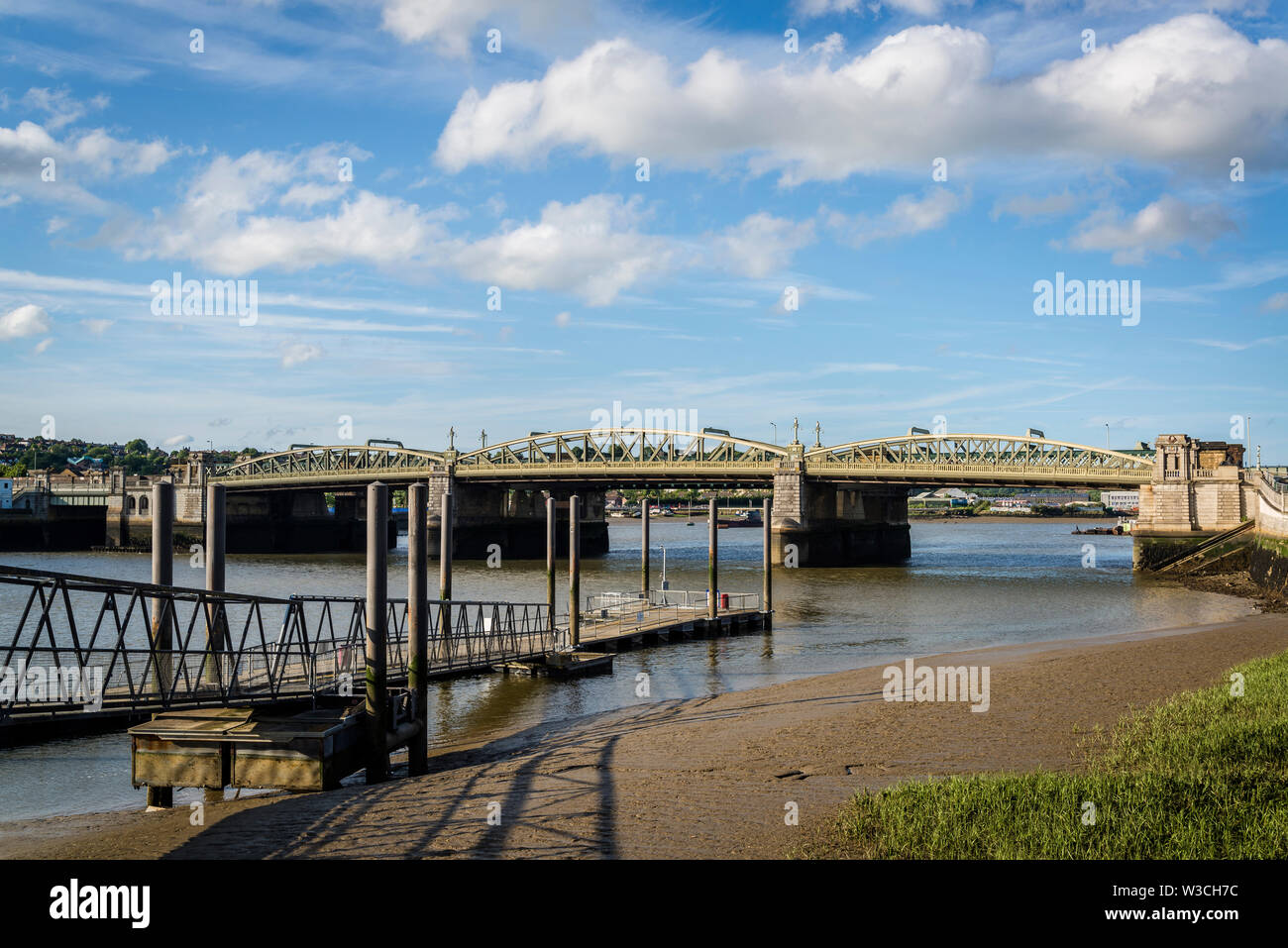 Rochester Bridge High Resolution Stock Photography and Images - Alamy