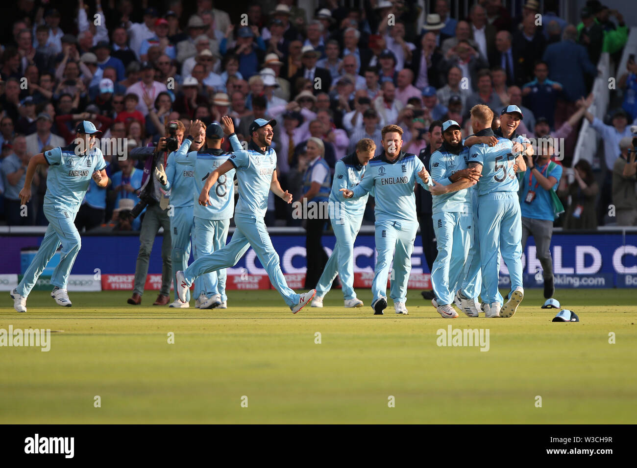 London, UK. 14th July 2019. ICC World Cup Cricket Final, England versus ...
