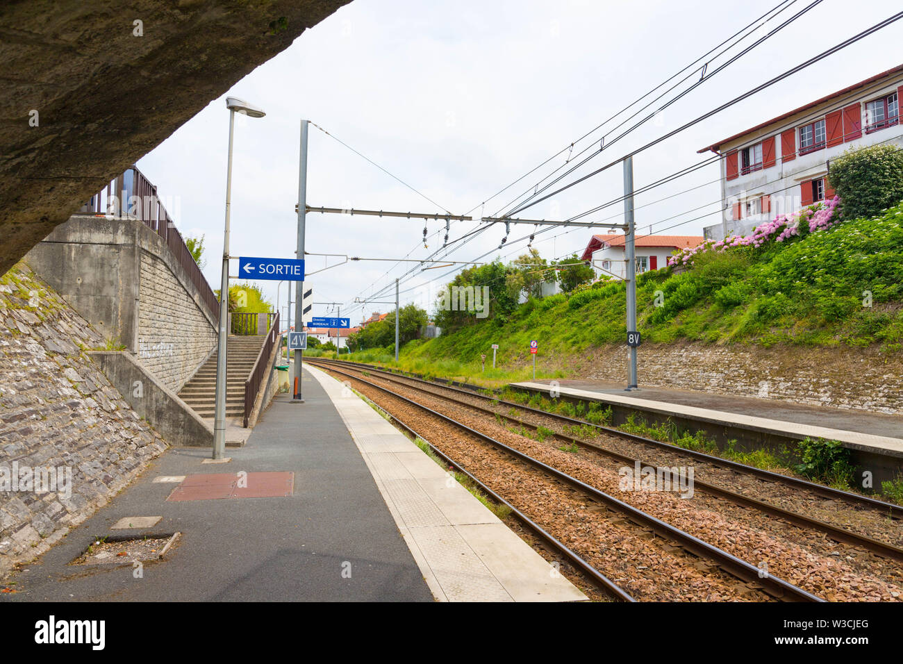French village train station hi-res stock photography and images - Alamy