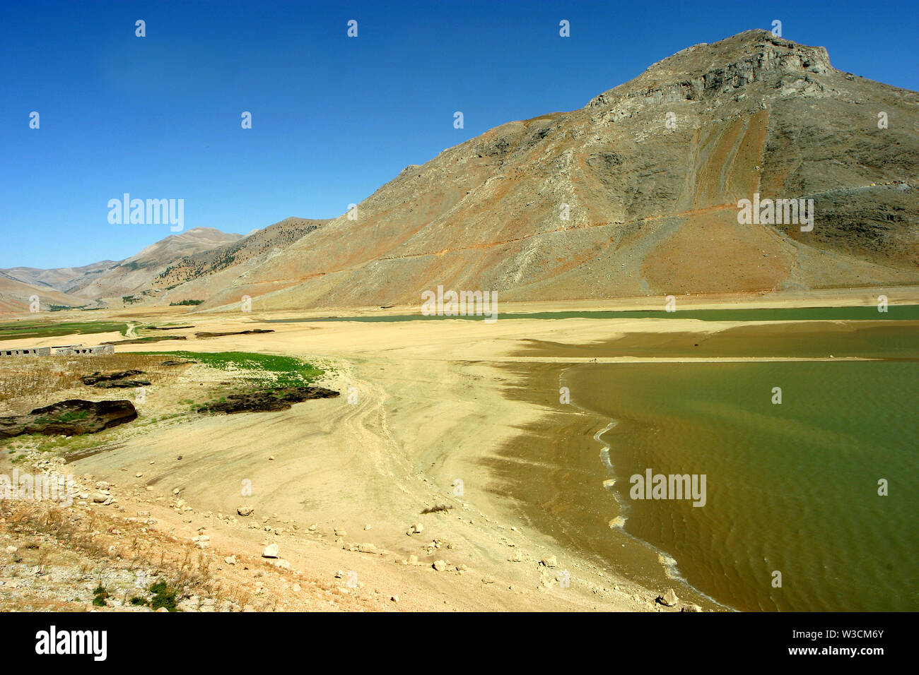 Cat Dam Lake area (Turkish: Çat) in Malatya, Turkey Stock Photo - Alamy