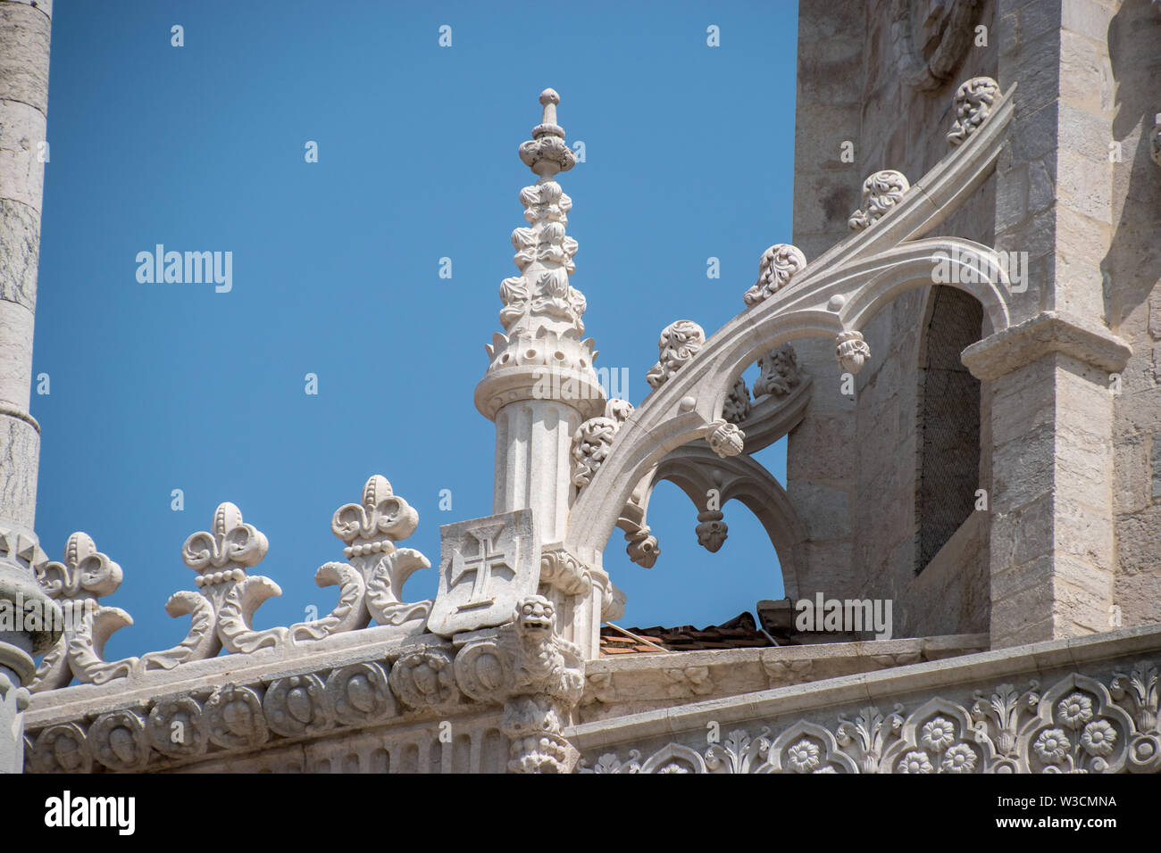 A flying butress from the Jerónimos Monastery in Lisbon, Portugal Stock ...