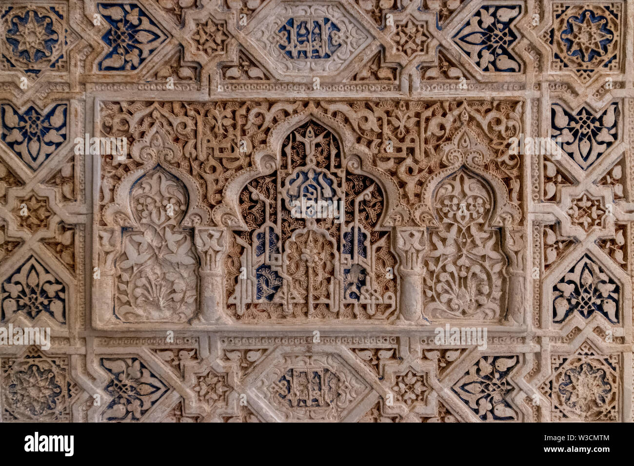 Islamic tile from alhambra spain hi-res stock photography and images ...