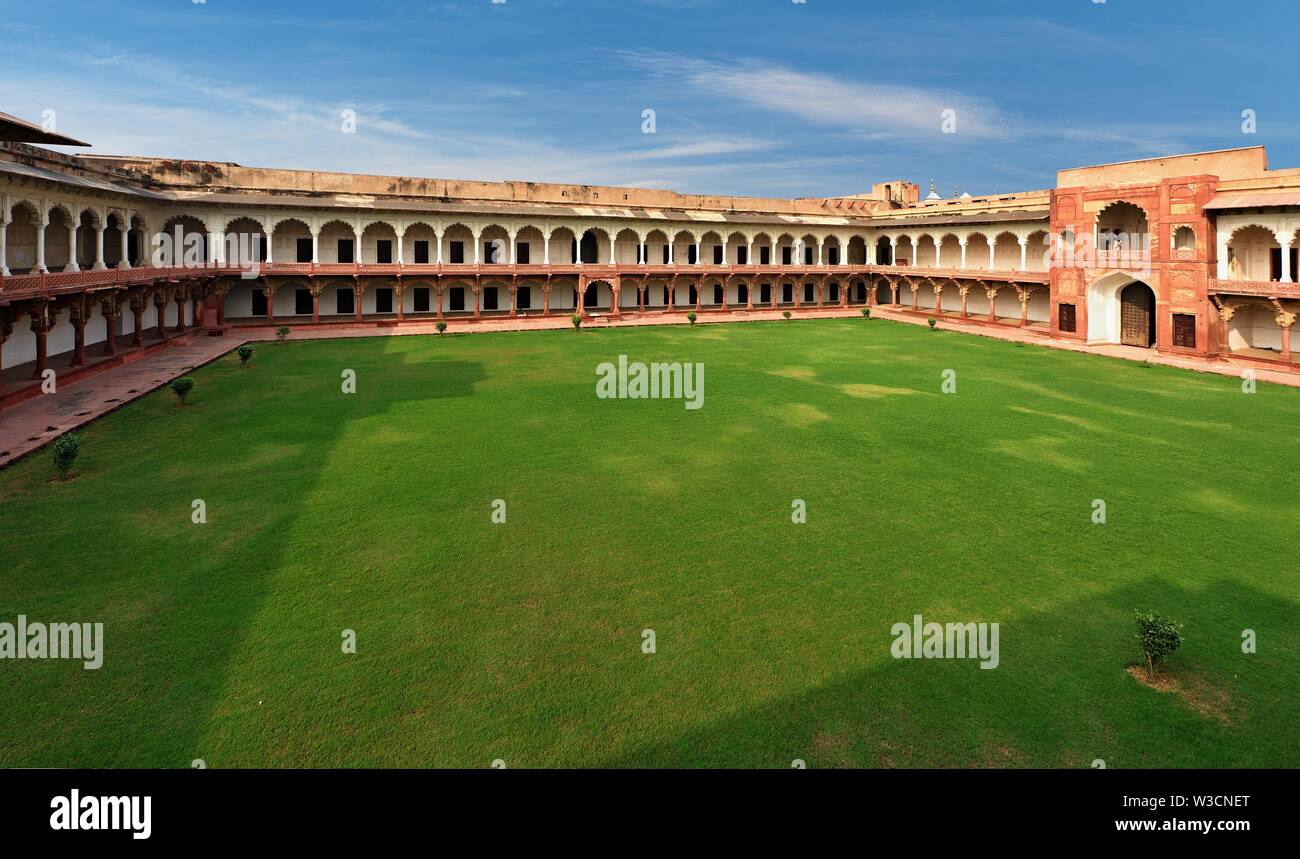 Old man at agra fort hi-res stock photography and images - Alamy