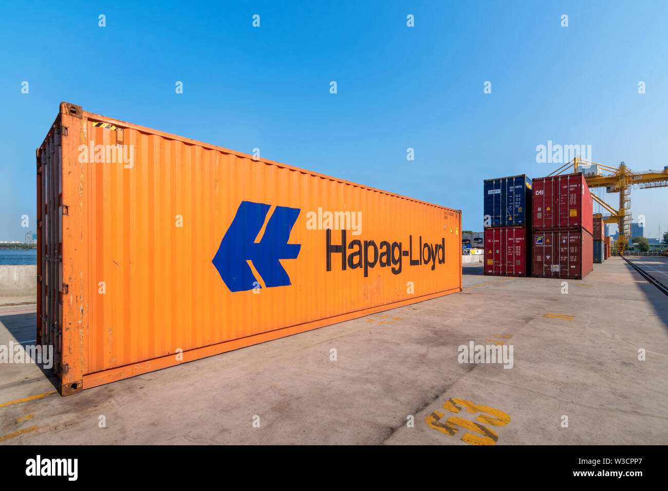 Thailand shipping container hi-res stock photography and images - Alamy