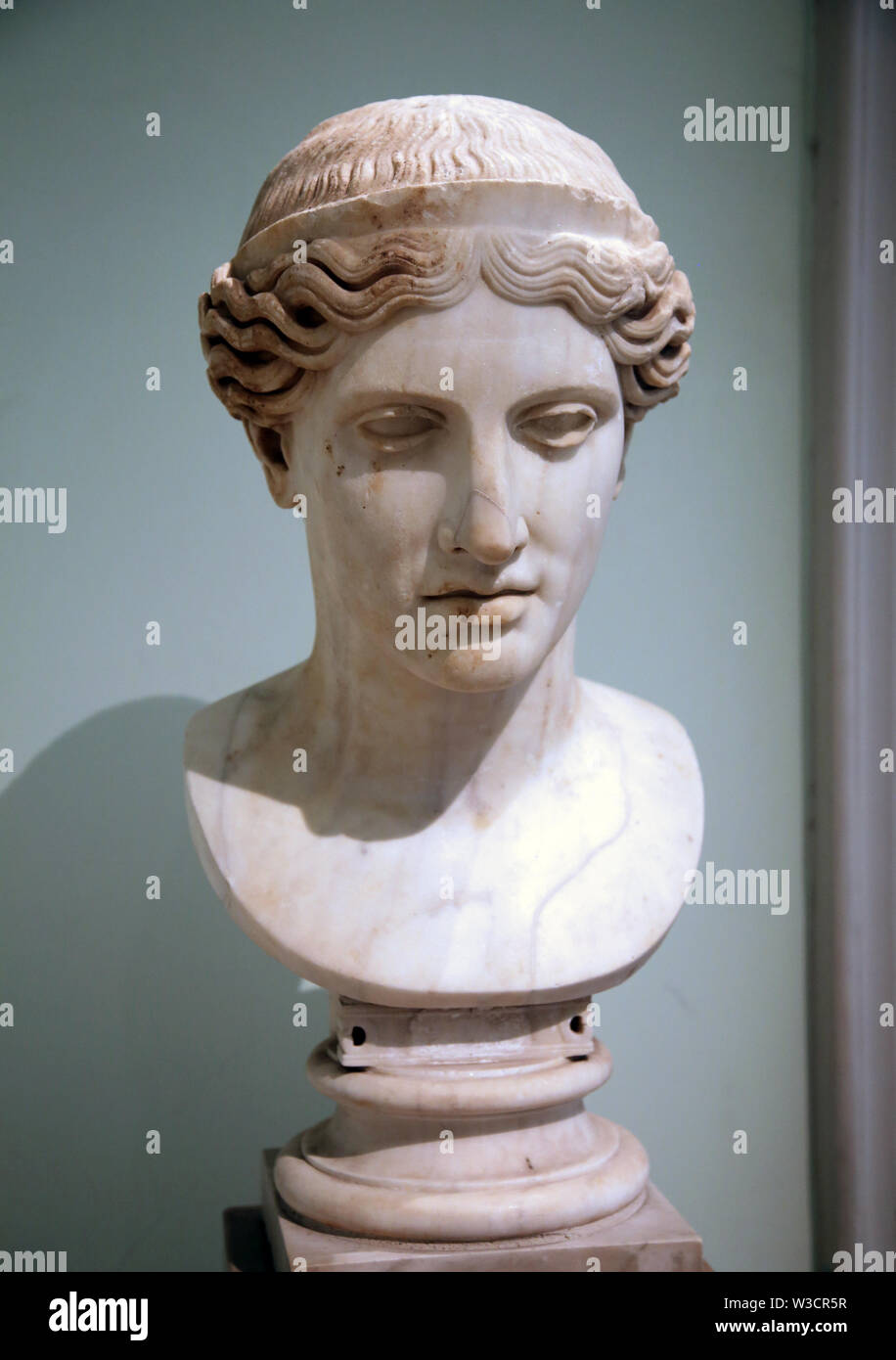 Artemis bust, the Hera Farnese (Ariccia type). Hadrianic copy (130-140 ...
