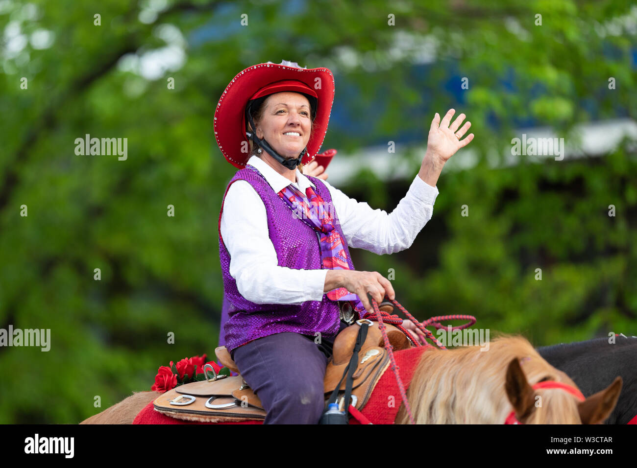 Red purple hats hi-res stock photography and images - Alamy