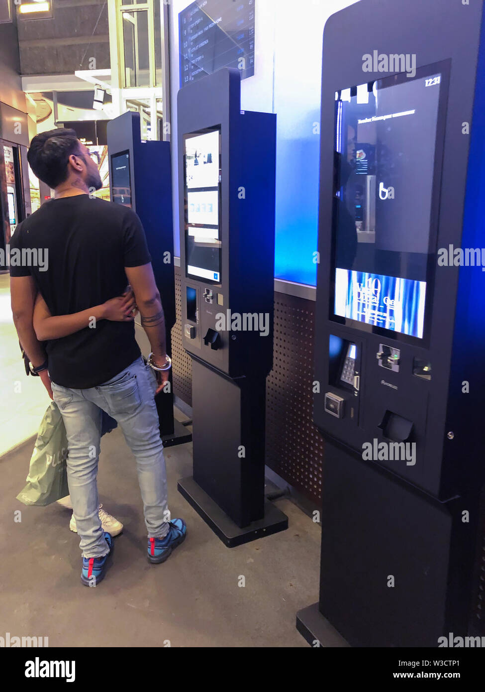 Vending Machines Indoors High Resolution Stock Photography and Images ...