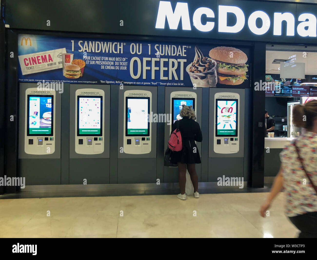 Mcdonalds restaurant paris hi-res stock photography and images - Alamy