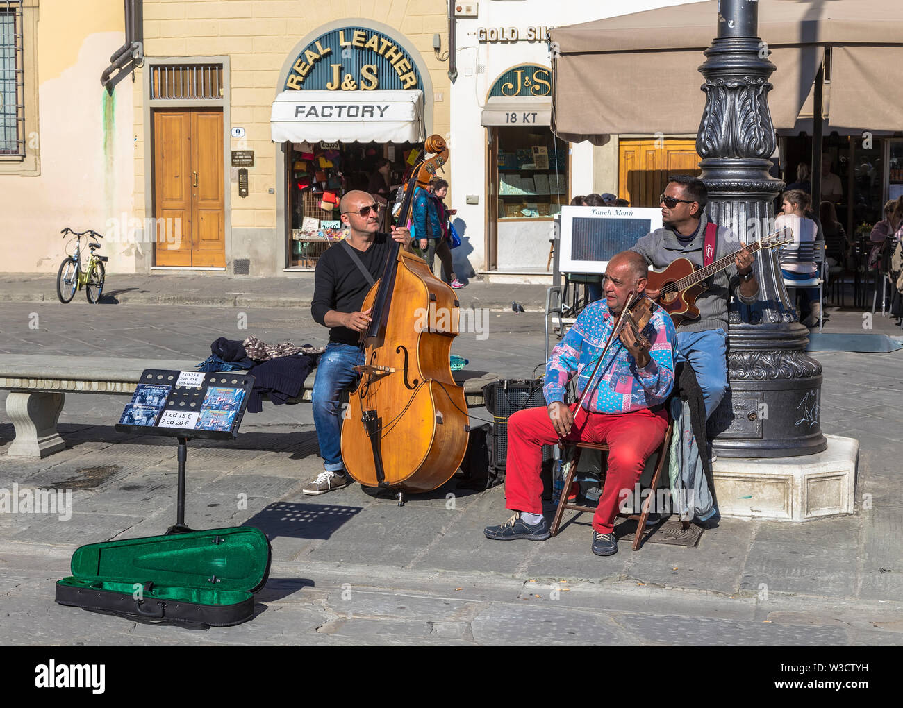 Outdoor concert italy hi-res stock photography and images - Alamy