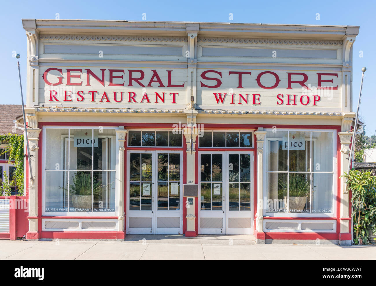 General store facade hi-res stock photography and images - Alamy