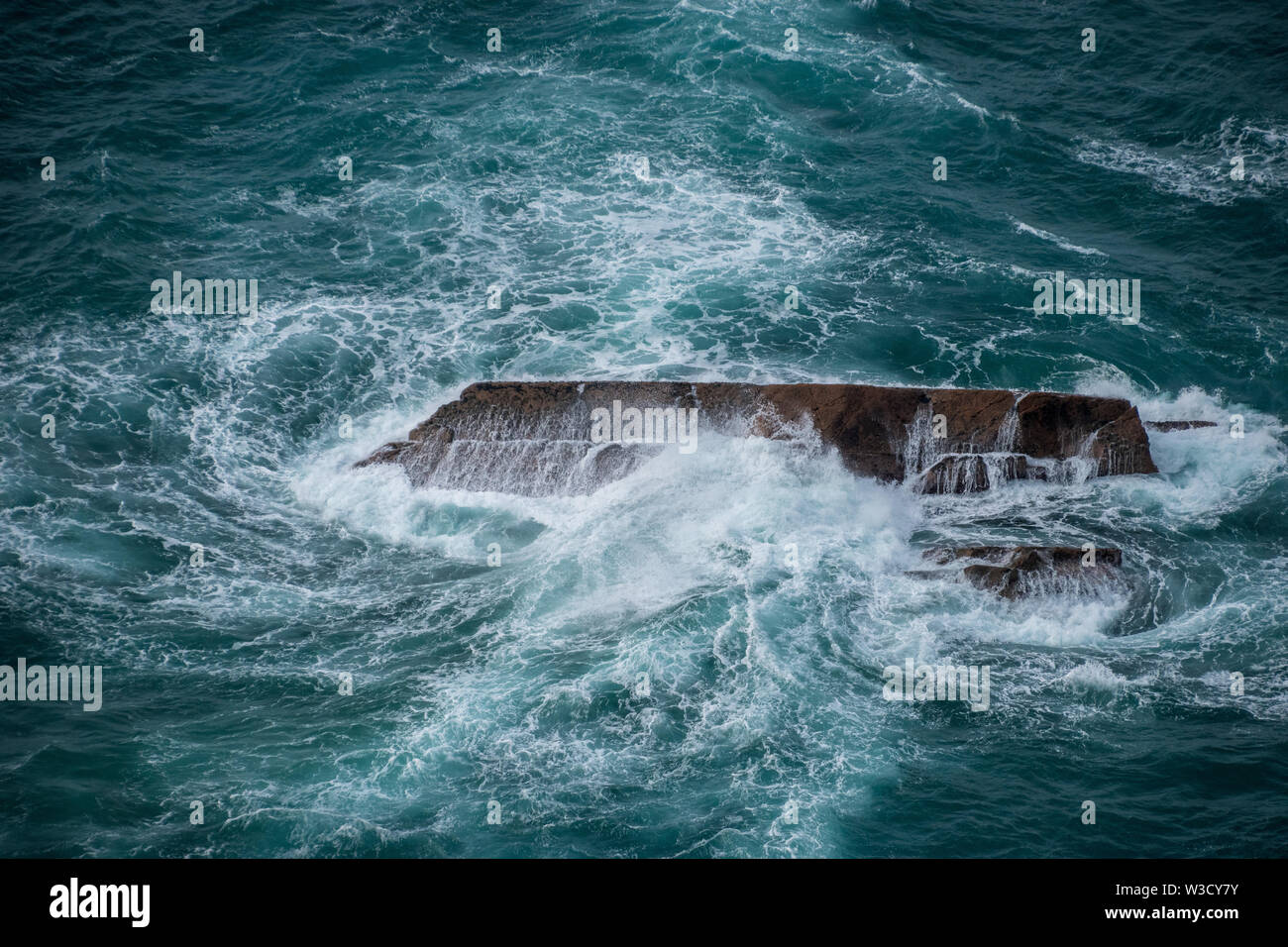 Stormy ocean waves hi-res stock photography and images - Alamy