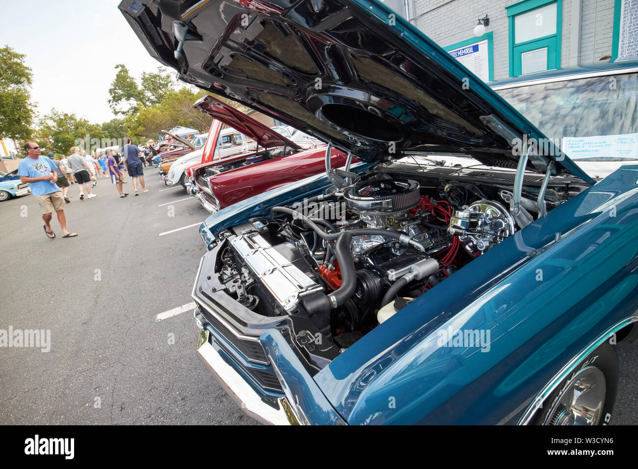 Car cruise hi-res stock photography and images - Alamy