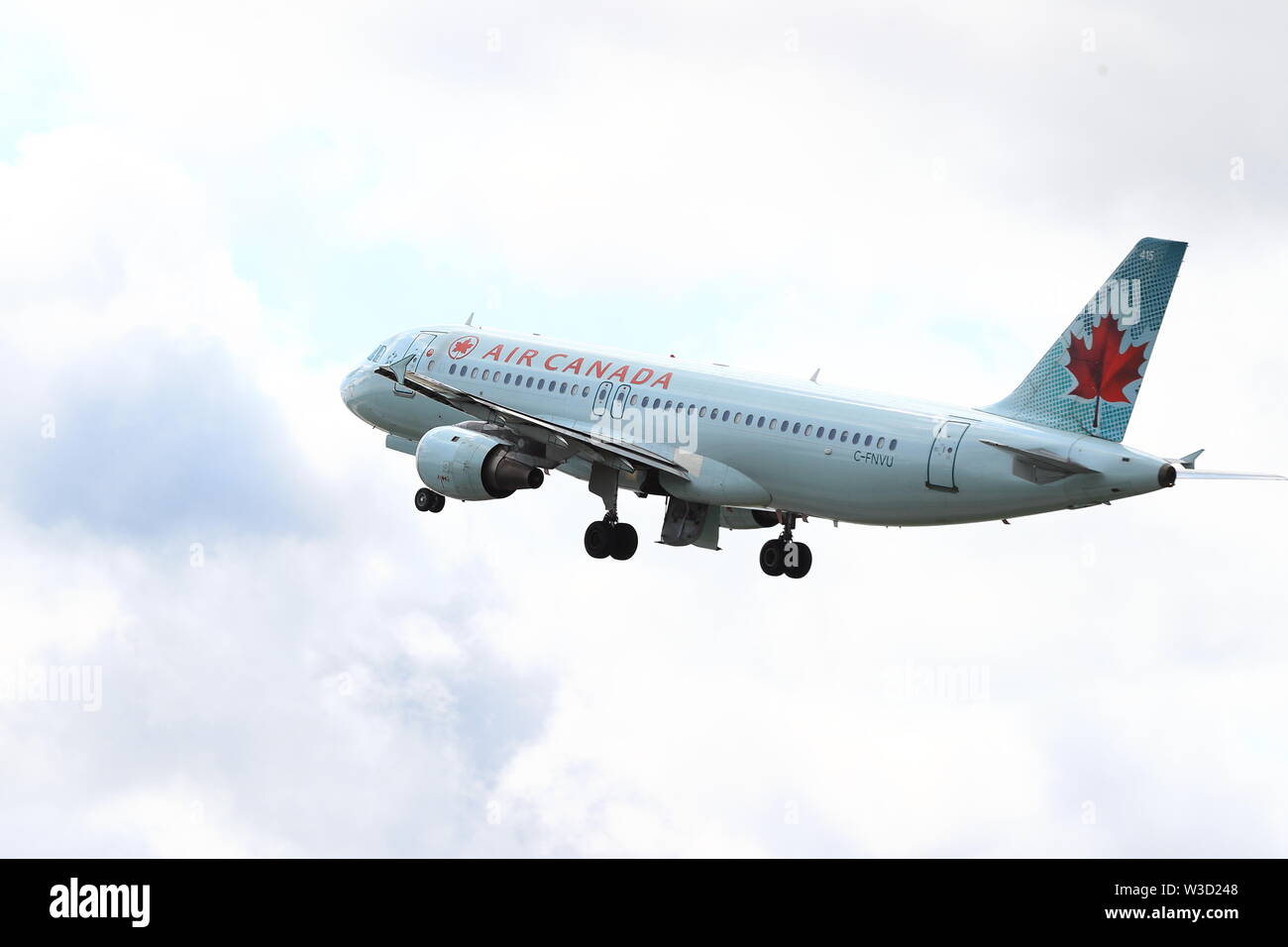 Quebec,Canada.An Air Canada Airbus A320 taking off at the Montréal ...