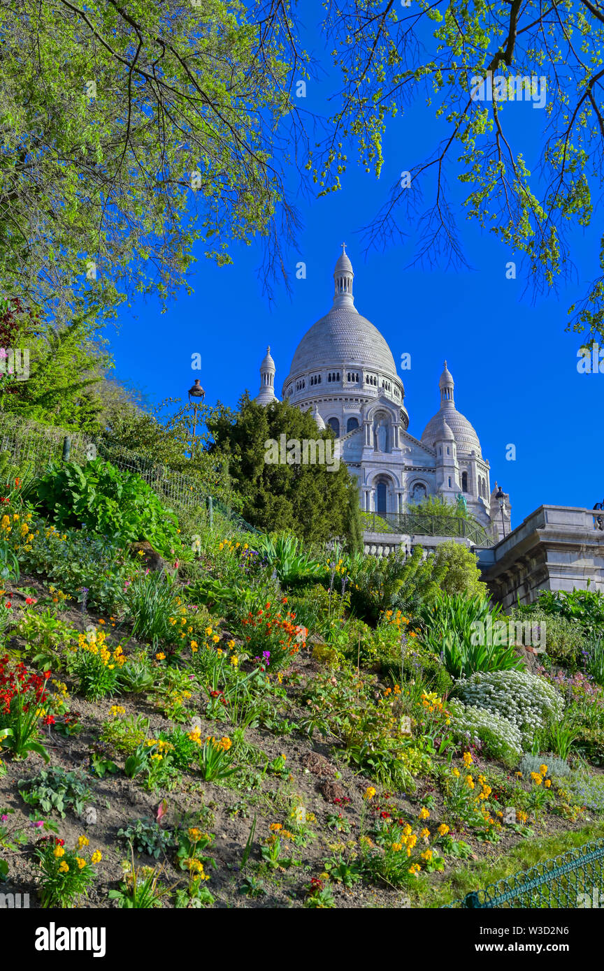 The Basilica of the Sacred Heart of Paris, commonly known as Sacré-Cœur ...
