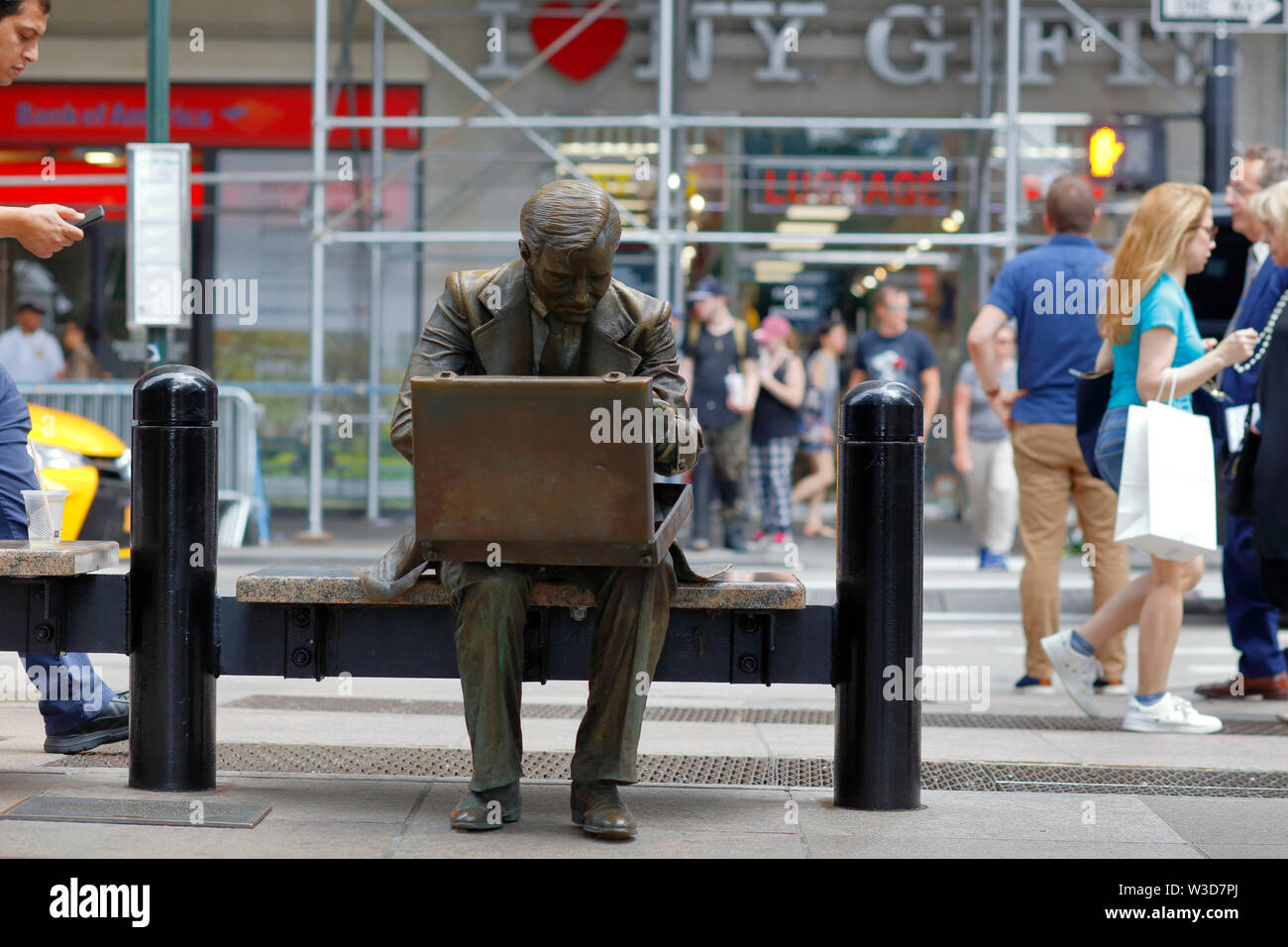 Businessman in manhattan with hi-res stock photography and images - Alamy