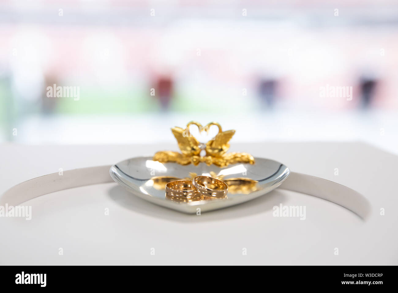 Office decor golden hi-res stock photography and images - Alamy