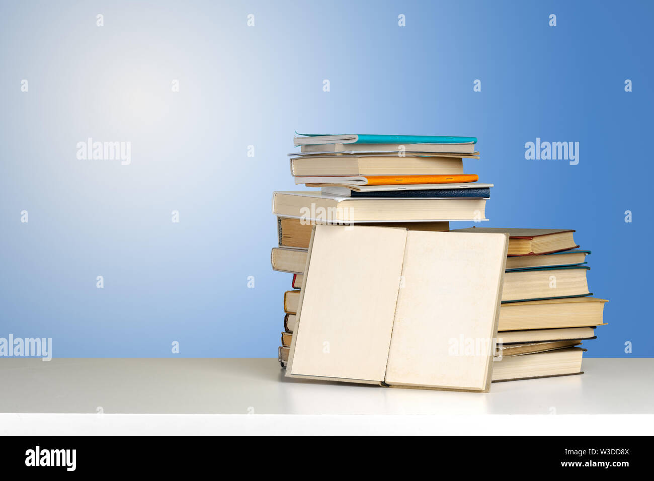 Business law student pile hi-res stock photography and images - Alamy