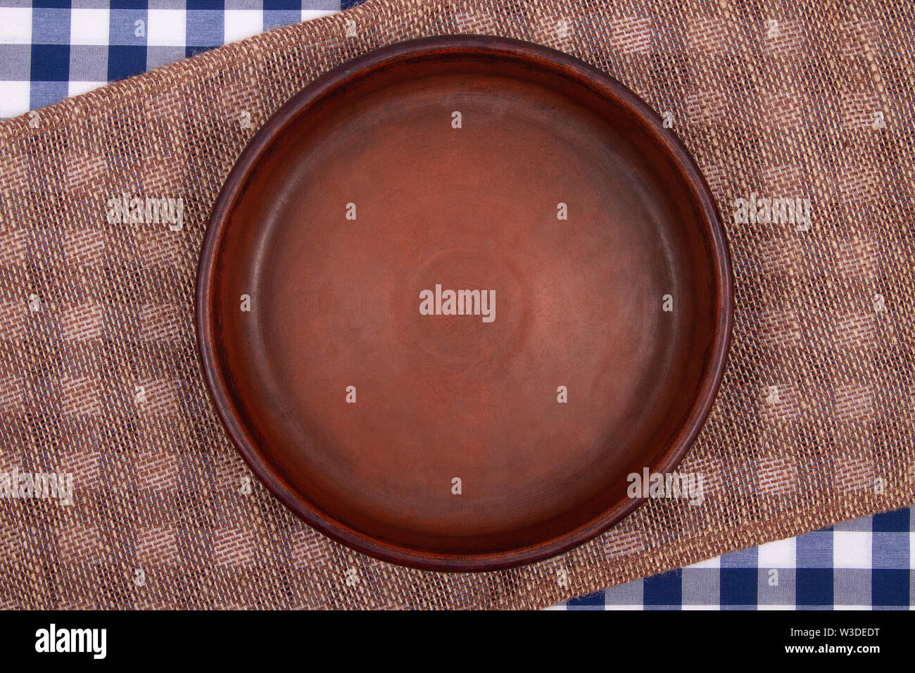Empty clay pan hi-res stock photography and images - Alamy