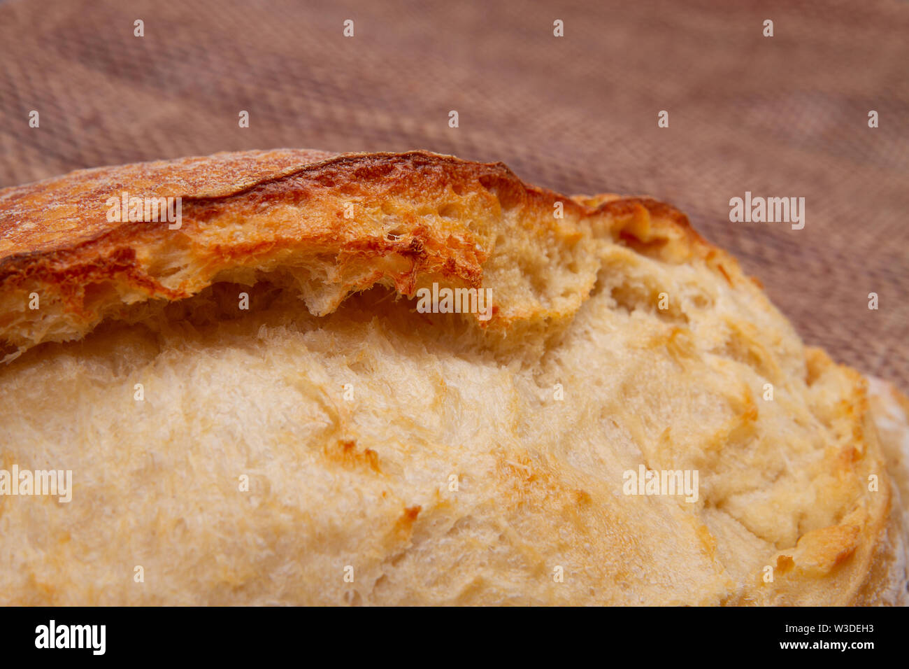 Bread scoring hi-res stock photography and images - Alamy