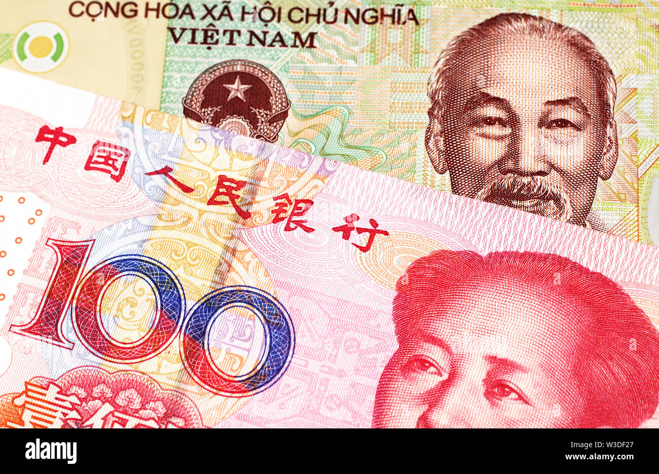 One hundred thousand vietnamese dong hi-res stock photography and ...