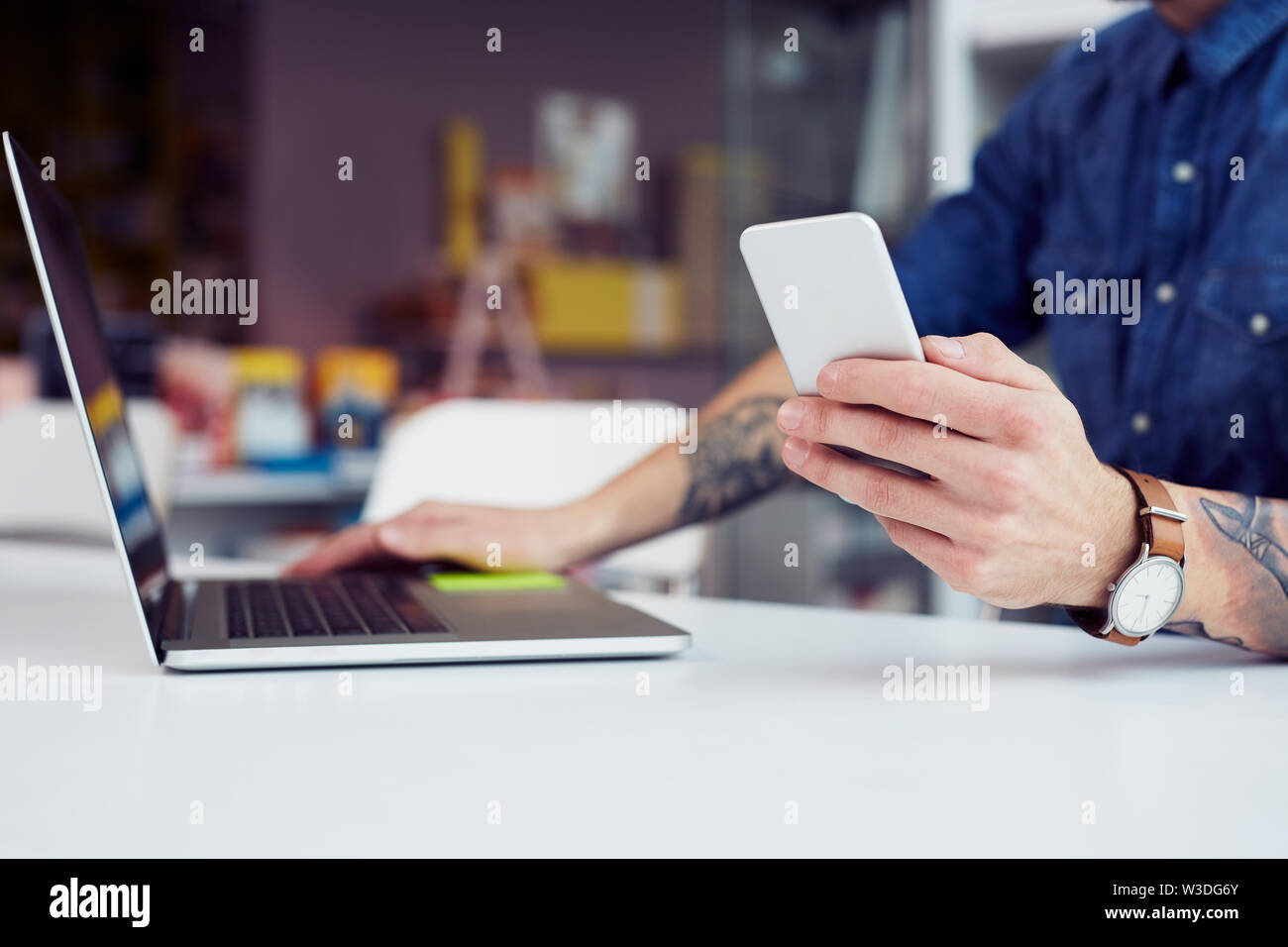 Man researching library laptop computer hi-res stock photography and ...