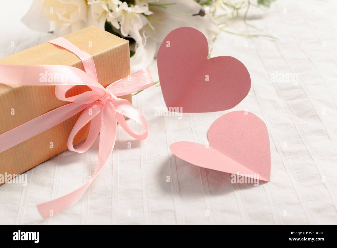 Vintage gift box Stock Photo - Alamy