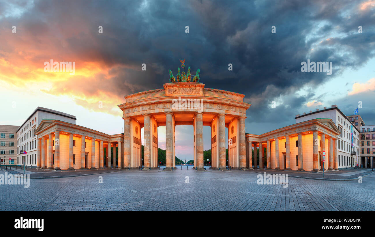 Berlin at sunrise hi-res stock photography and images - Alamy