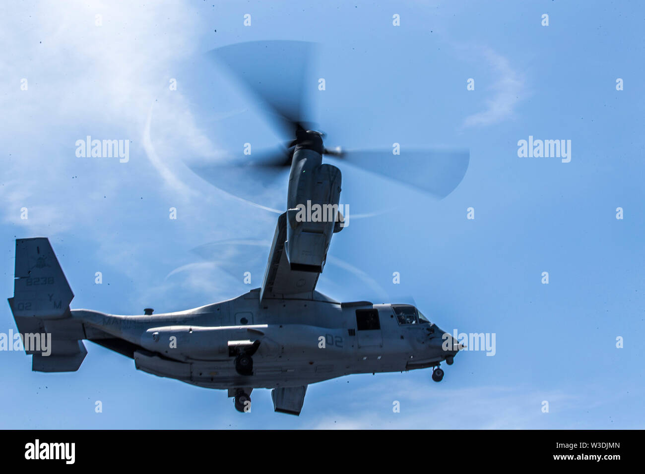 A U.S. Marine Corps MV-22 Osprey with Marine Medium Tiltrotor Squadron ...