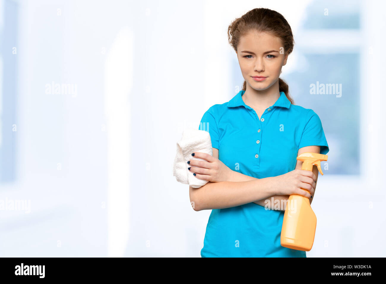Young housewife is ready for cleaning Stock Photo - Alamy