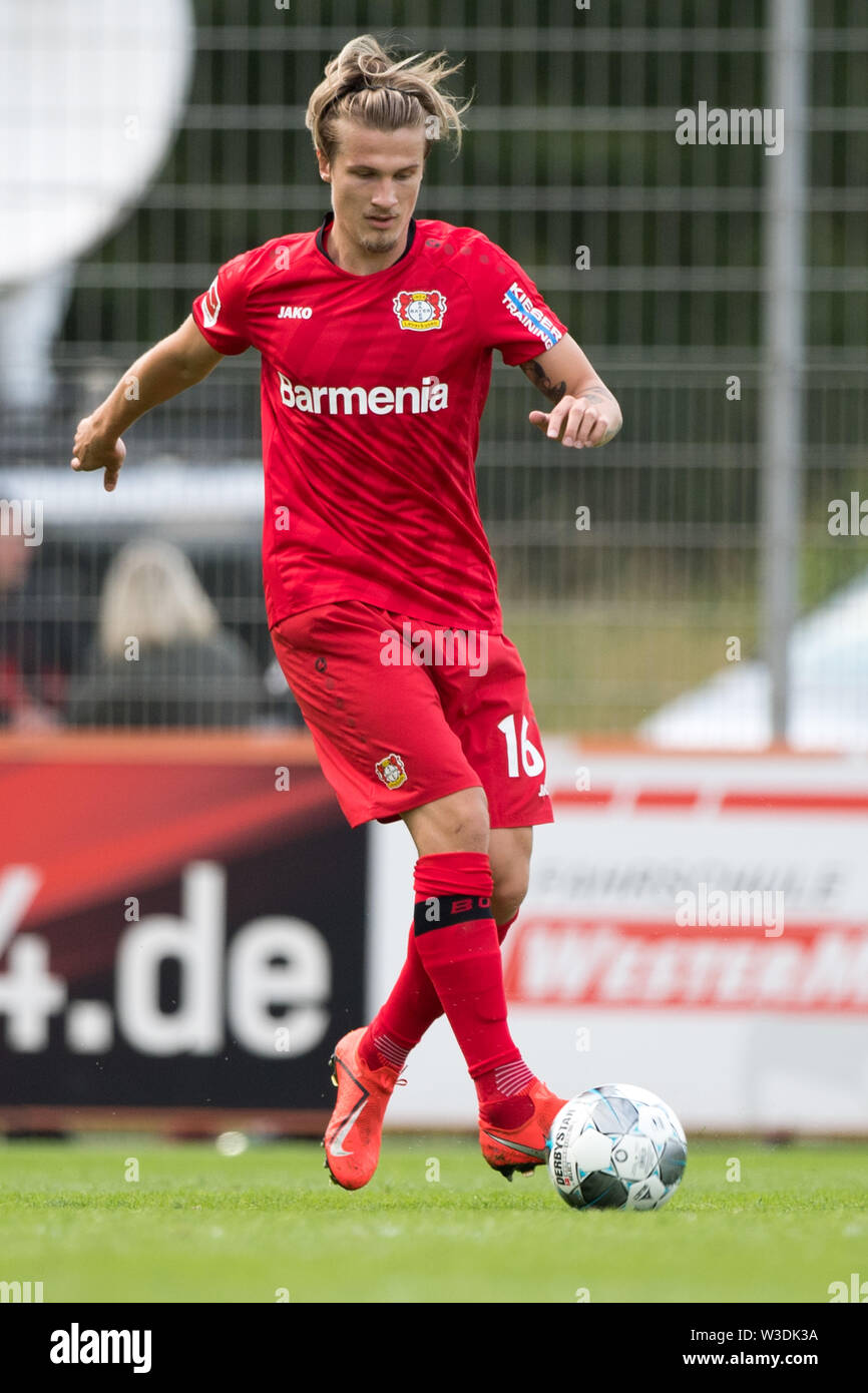 Tin JEDVAJ (LEV) with Ball, individual action with ball, action, full ...