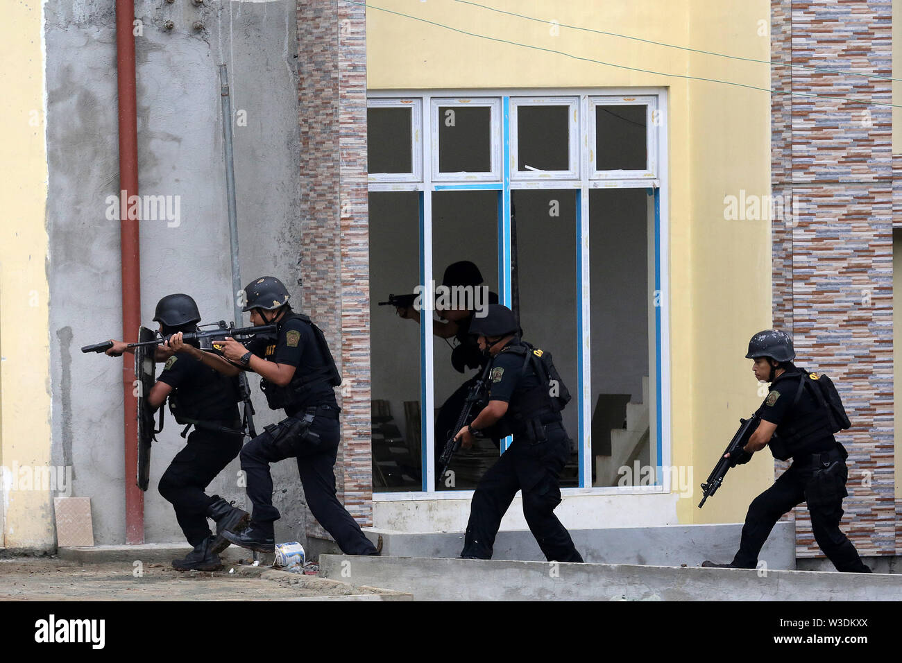 Quezon City, Philippines. 15th July, 2019. Members of the Philippine ...