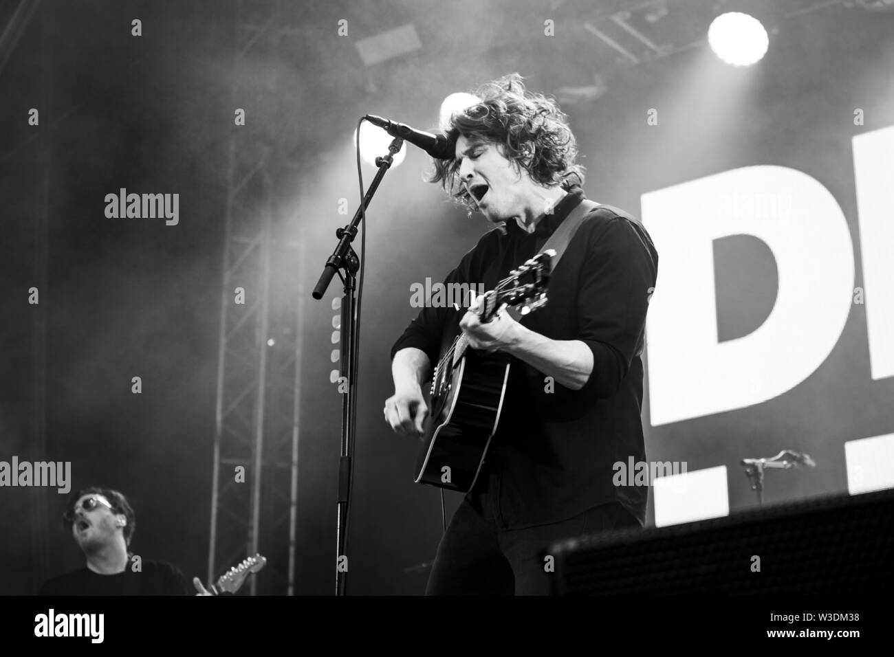 Dean lewis concert hi-res stock photography and images - Alamy