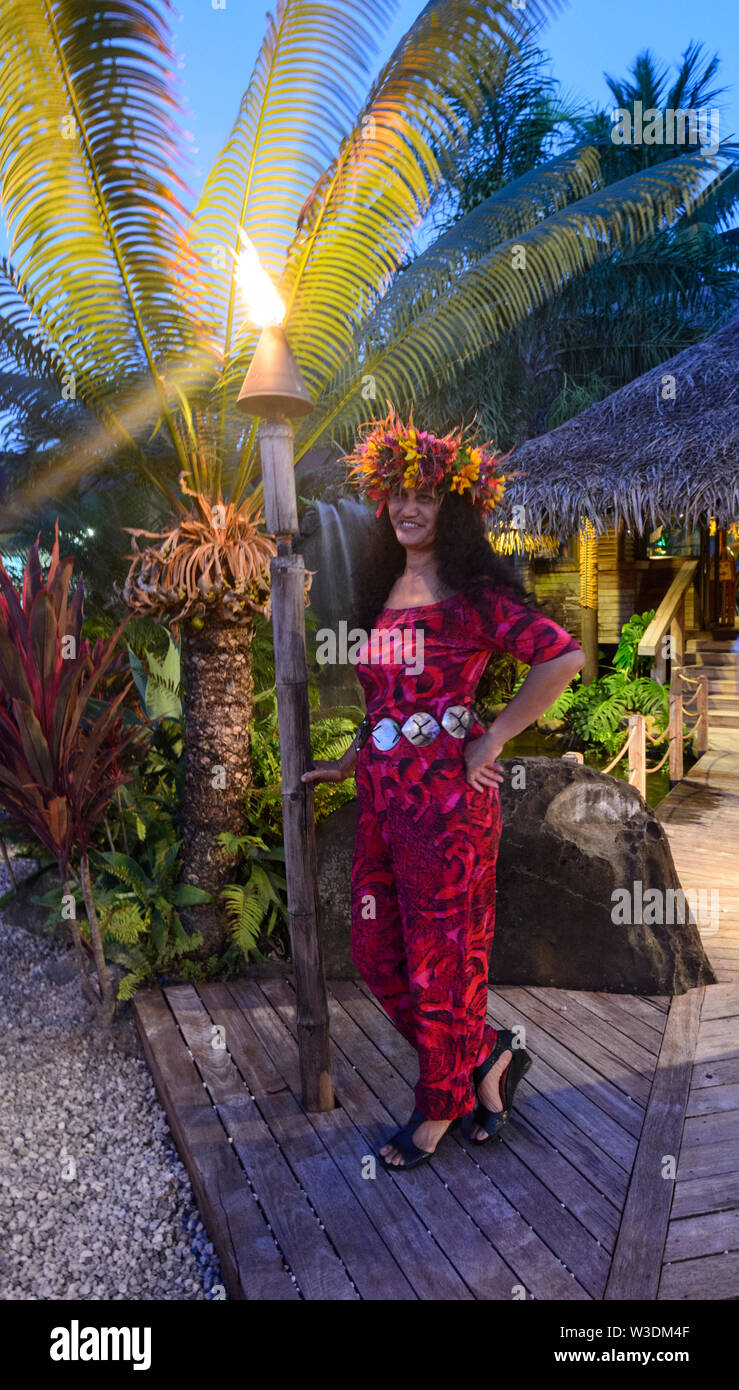 Polynesian woman hi-res stock photography and images - Alamy