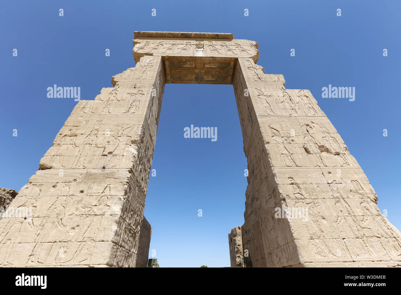 Denderah hi-res stock photography and images - Alamy