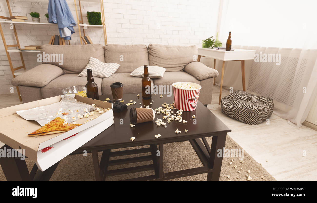 After party mess hi-res stock photography and images - Alamy
