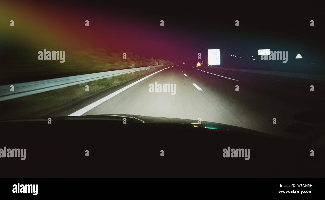 Road flashing arrow hi-res stock photography and images - Alamy