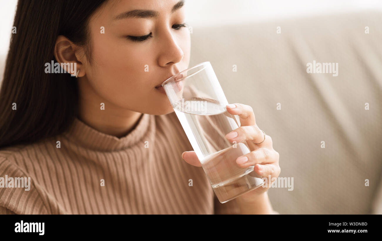 Chinese woman clean drinking water hi-res stock photography and images ...