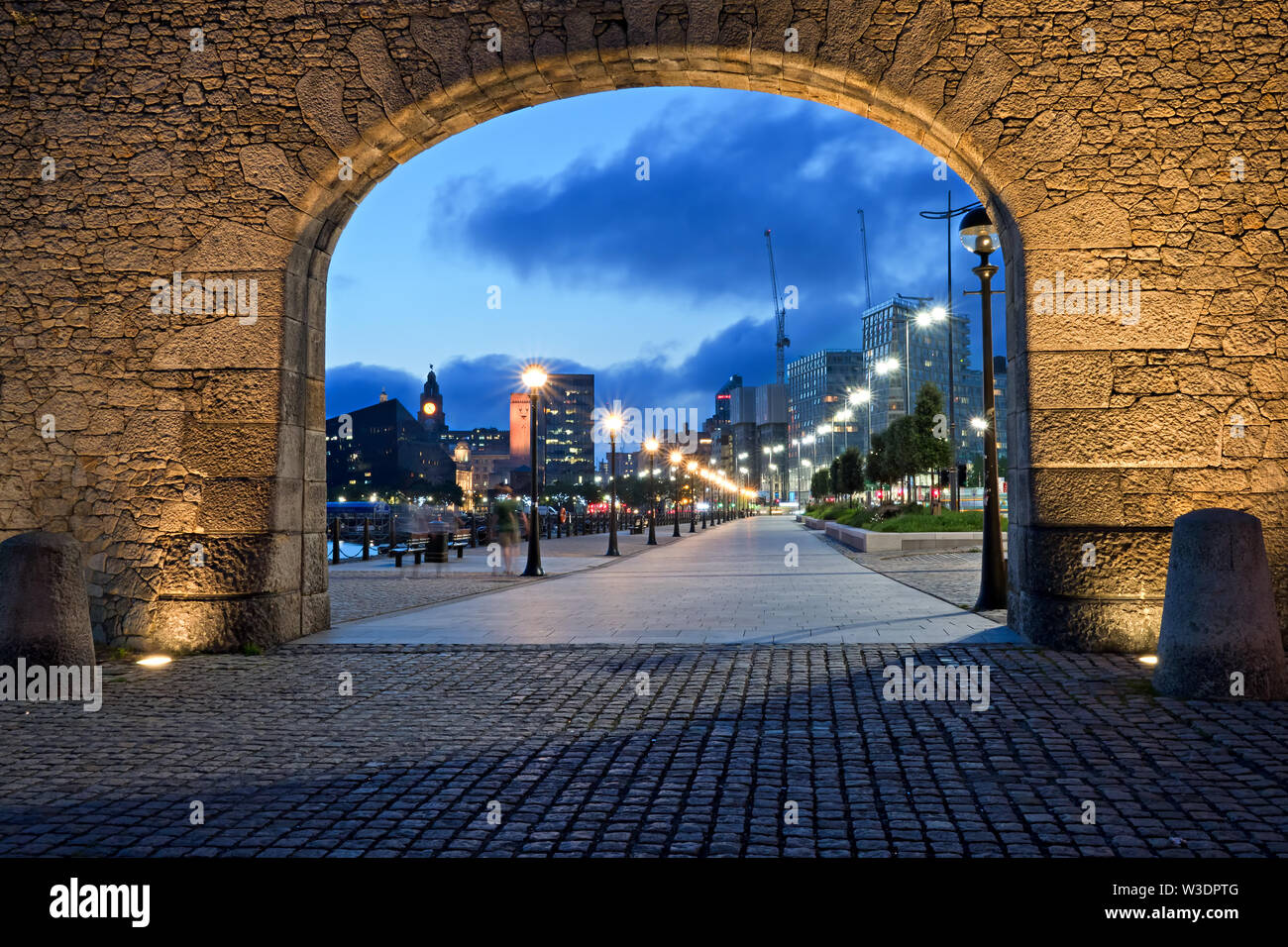 Granite stone dock entrance hi-res stock photography and images - Alamy