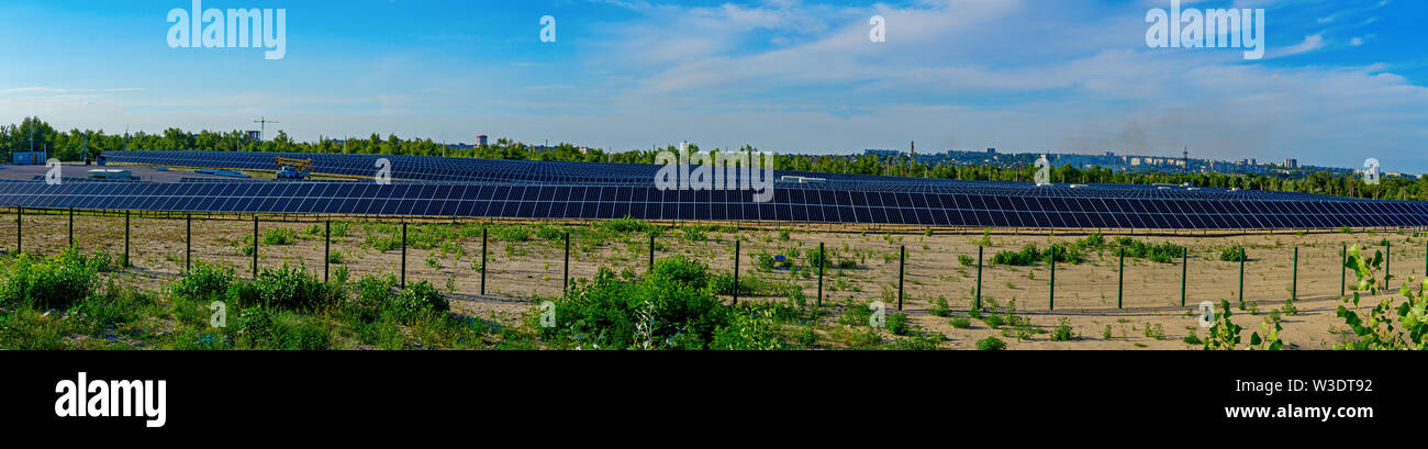 Solar power station hi-res stock photography and images - Alamy