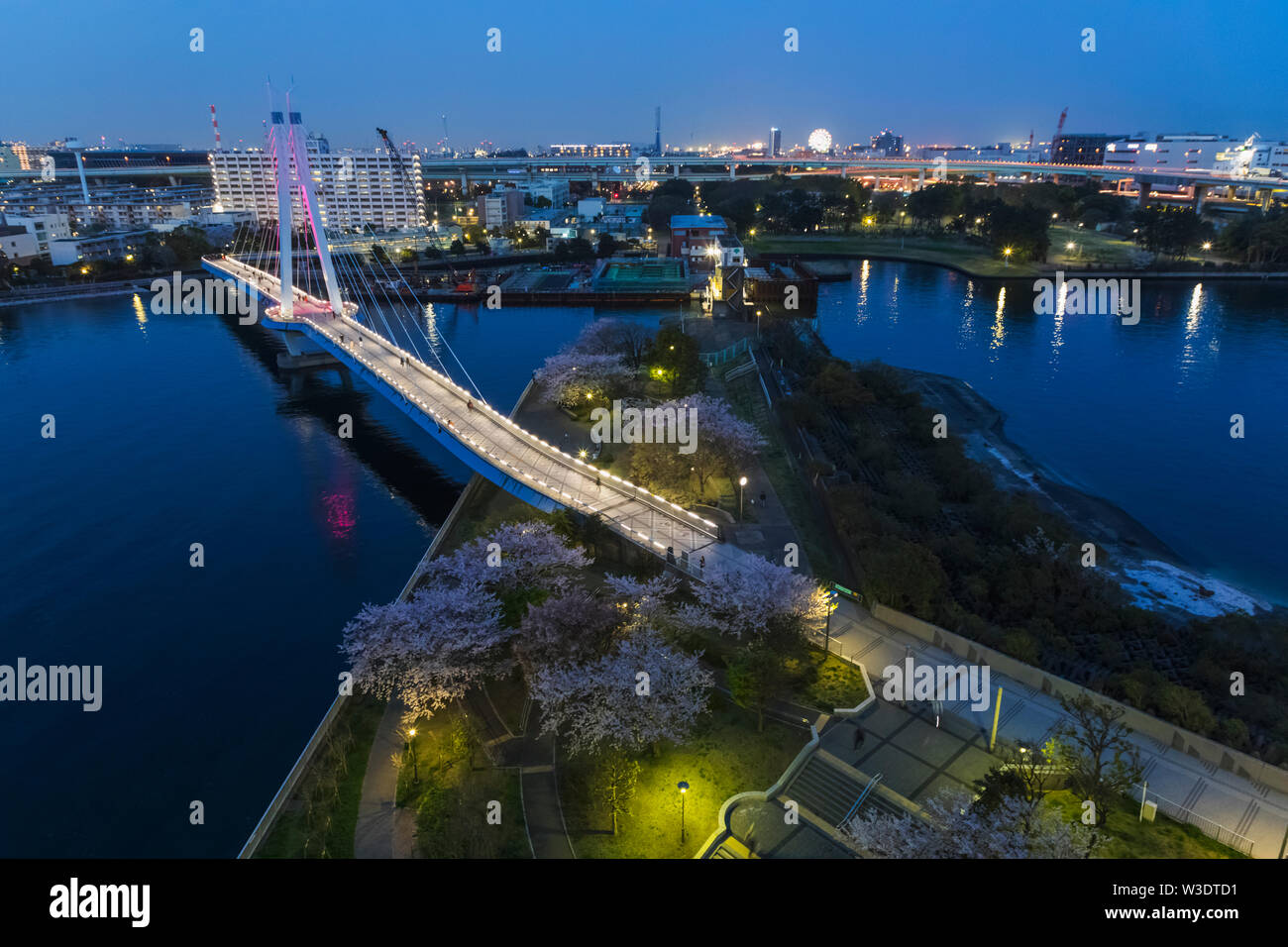 Japan, Honshu, Tokyo, Toyosu, Shinonome, Sakurabashi Bridge and Tatsumi ...