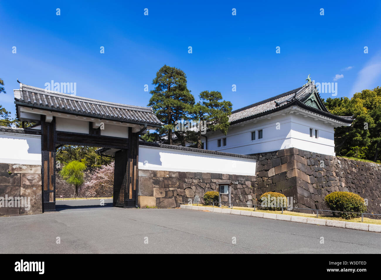 Japan, Honshu, Tokyo, Hibiya, Imperial Palace, Sakuradamon Gate Stock ...